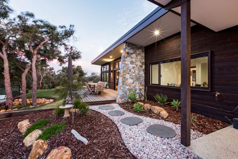 Brazier Cove | Spotted Gum Cladding with Rough Sawn Face