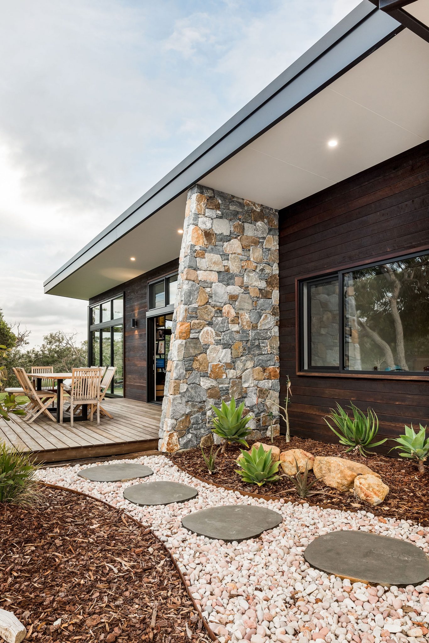 Brazier Cove | Spotted Gum Cladding with Rough Sawn Face