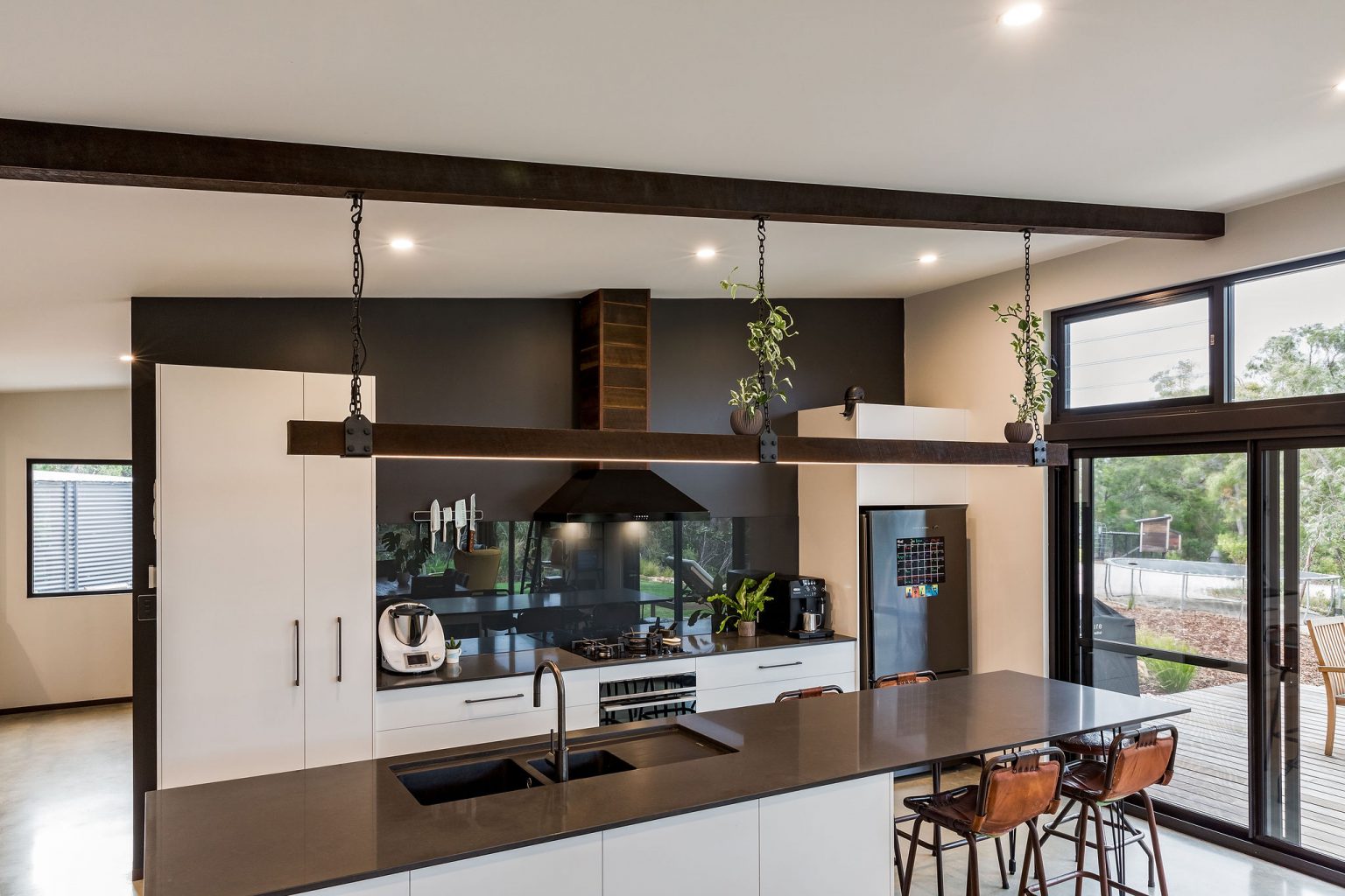 Brazier Cove | Spotted Gum Cladding with Rough Sawn Face