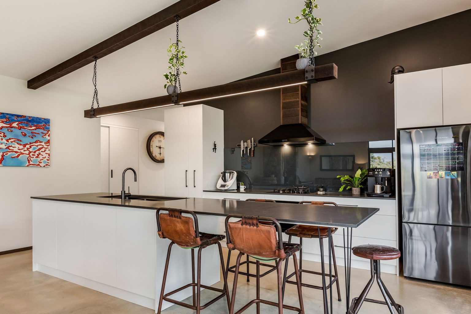 Brazier Cove | Spotted Gum Cladding with Rough Sawn Face
