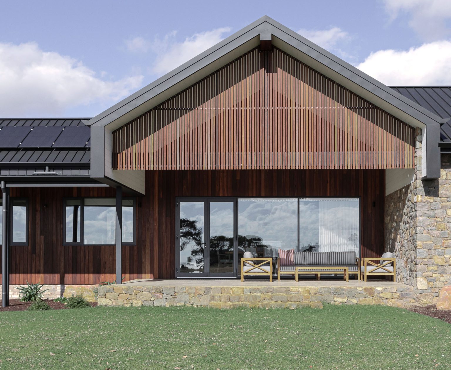 Wilyabrup Farmhouse| Trendplank-Proplank | Spotted gum