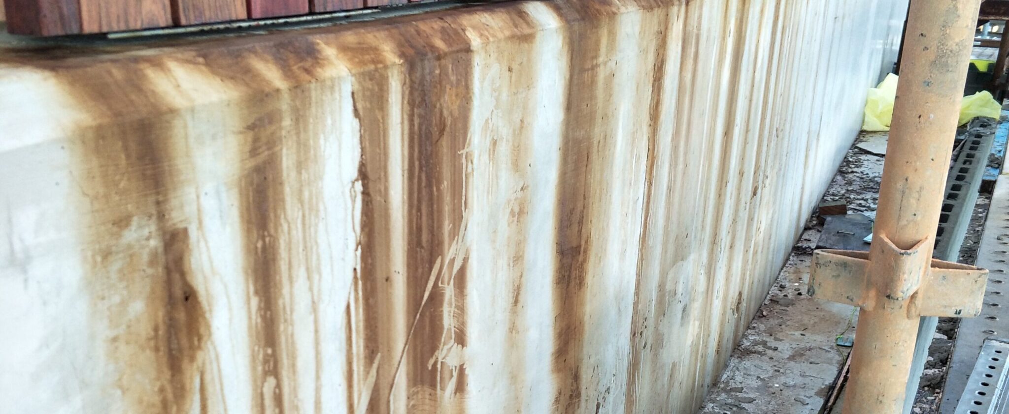 How to prevent or minimise timber leaching and tannin bleed
